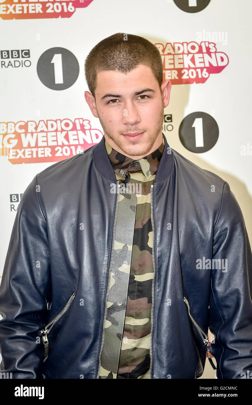Nick Jonas hinter den Kulissen bei BBC Radio 1's Big Weekend Powderham ... Nick Jonas hinter den Kulissen bei BBC Radio 1's Big Weekend Powderham ...