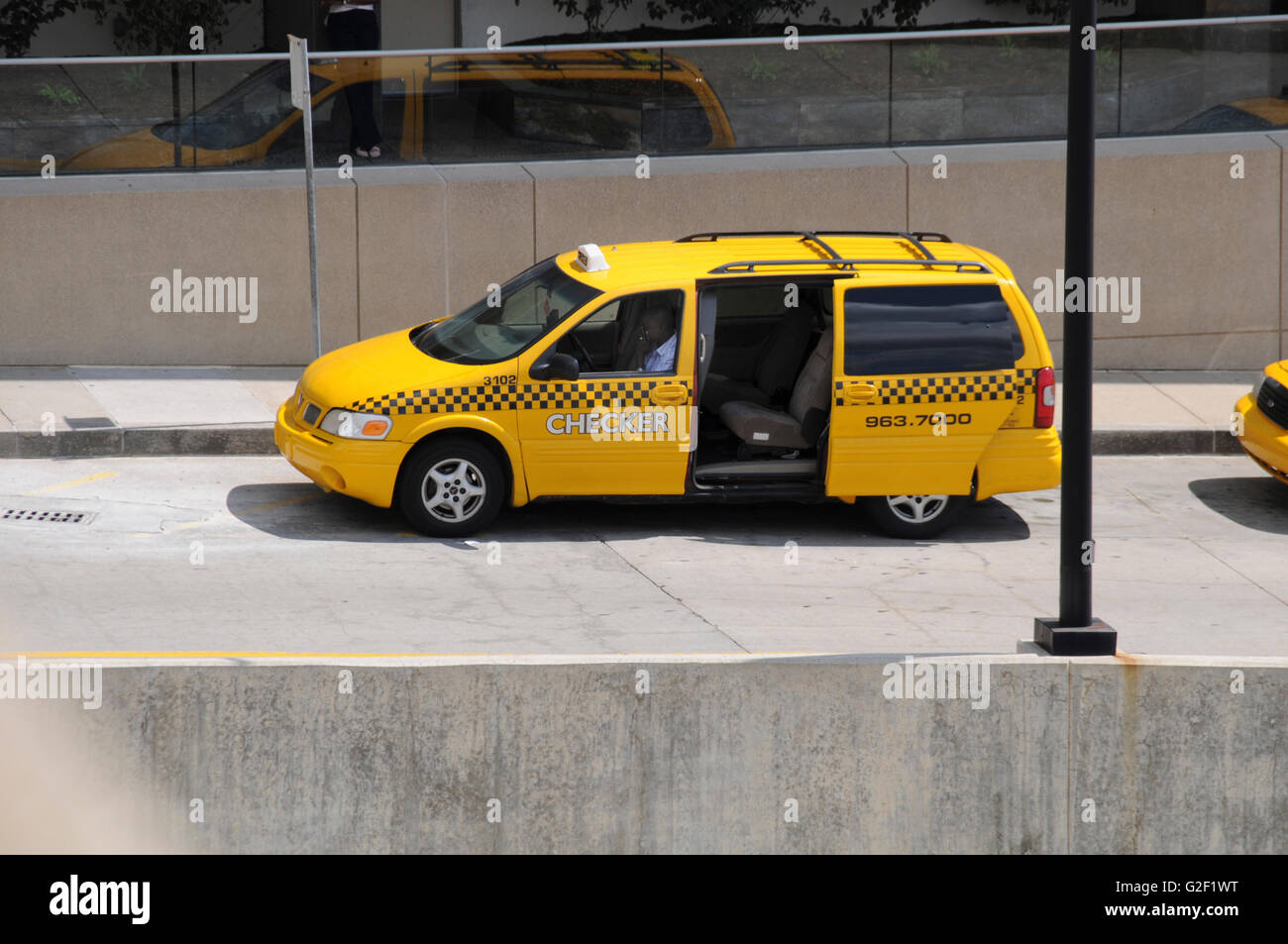 Checker cab -Fotos und -Bildmaterial in hoher Auflösung – Alamy