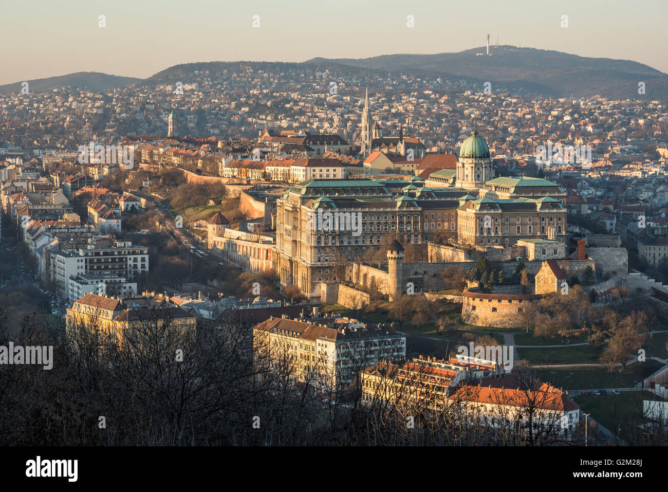 Budaer Burg oder Royal Palace in Budapest, Ungarn-von der untergehenden ...