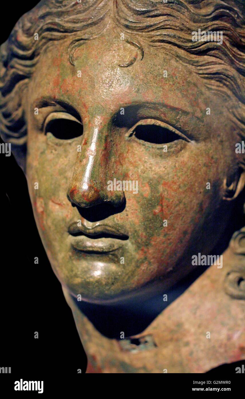 Kopf von einem Bronze cult Statue des Anahita, einer lokalen Göttin ...