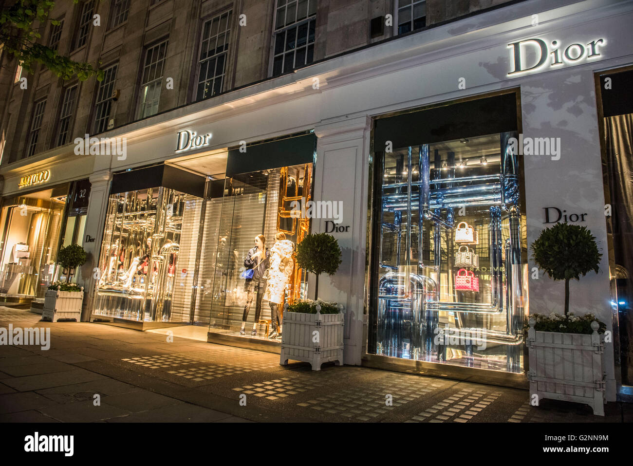 Dior store london 31 sloane st -Fotos und -Bildmaterial in hoher ...