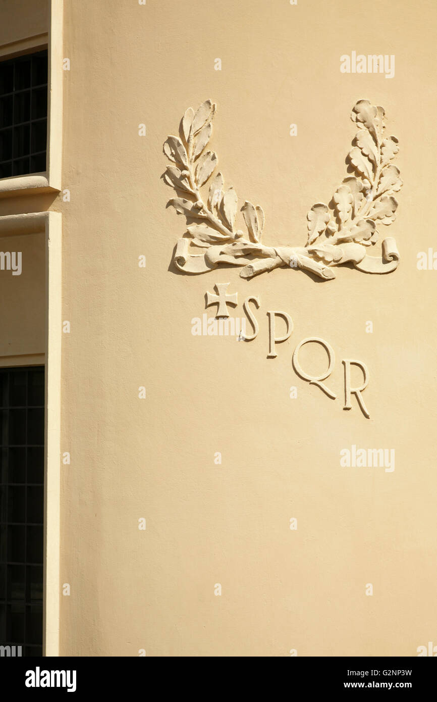 Spqr schriftzug -Fotos und -Bildmaterial in hoher Auflösung – Alamy