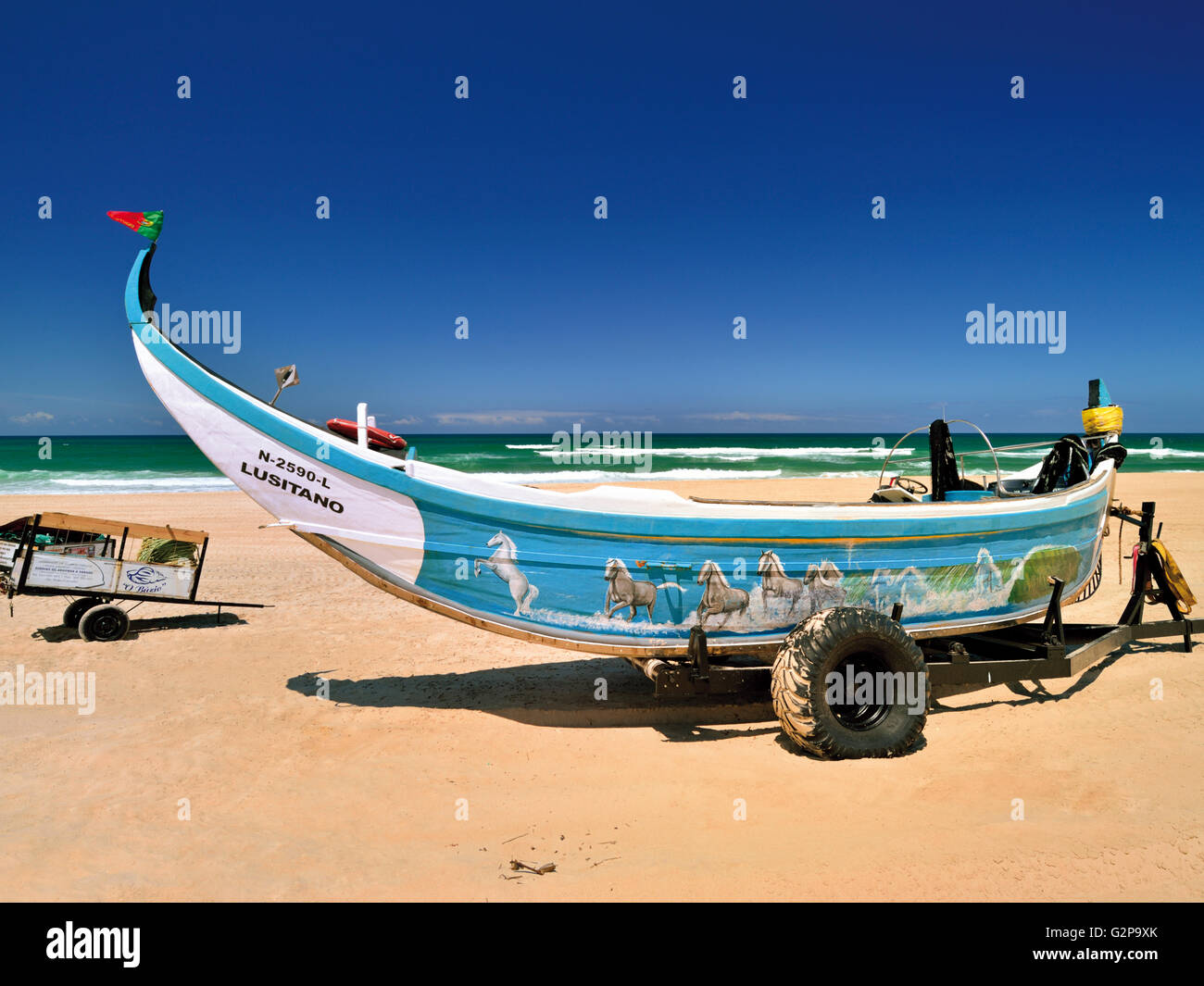 Traditionelles bootsdesign -Fotos und -Bildmaterial in hoher Auflösung ...