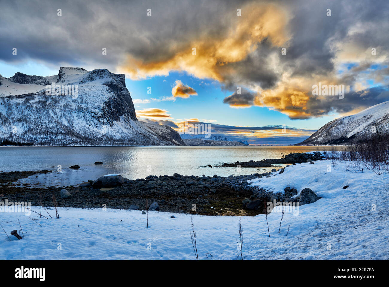 Skaland senja troms norwegen -Fotos und -Bildmaterial in hoher ...