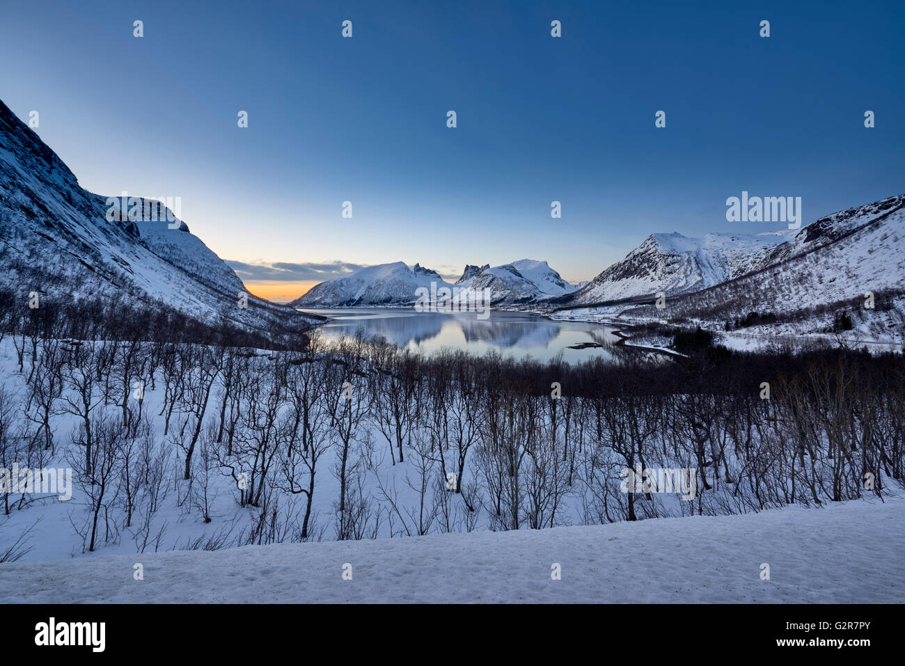 Skaland senja troms norwegen -Fotos und -Bildmaterial in hoher ...