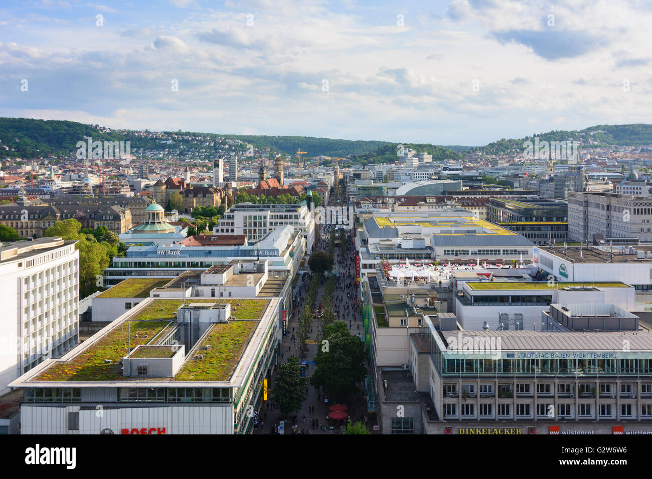 Blick vom Bahnhofsturm Stuttgart Stadtzentrum mit der Fußgängerzone ...