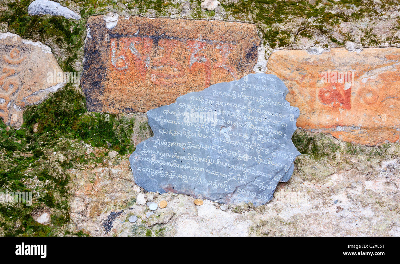 China tibet mani stone carved -Fotos und -Bildmaterial in hoher ...