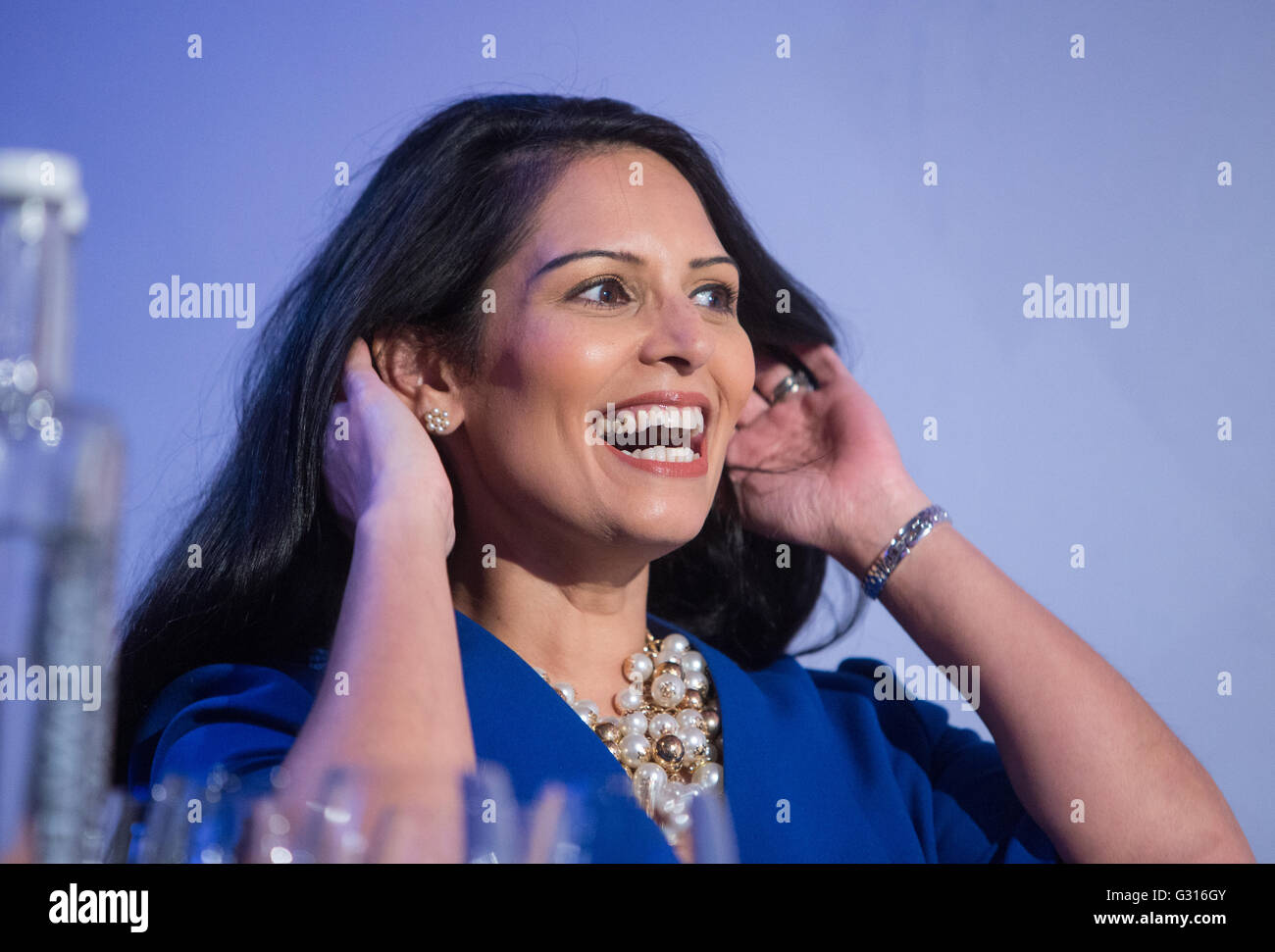 Priti patel -Fotos und -Bildmaterial in hoher Auflösung – Alamy