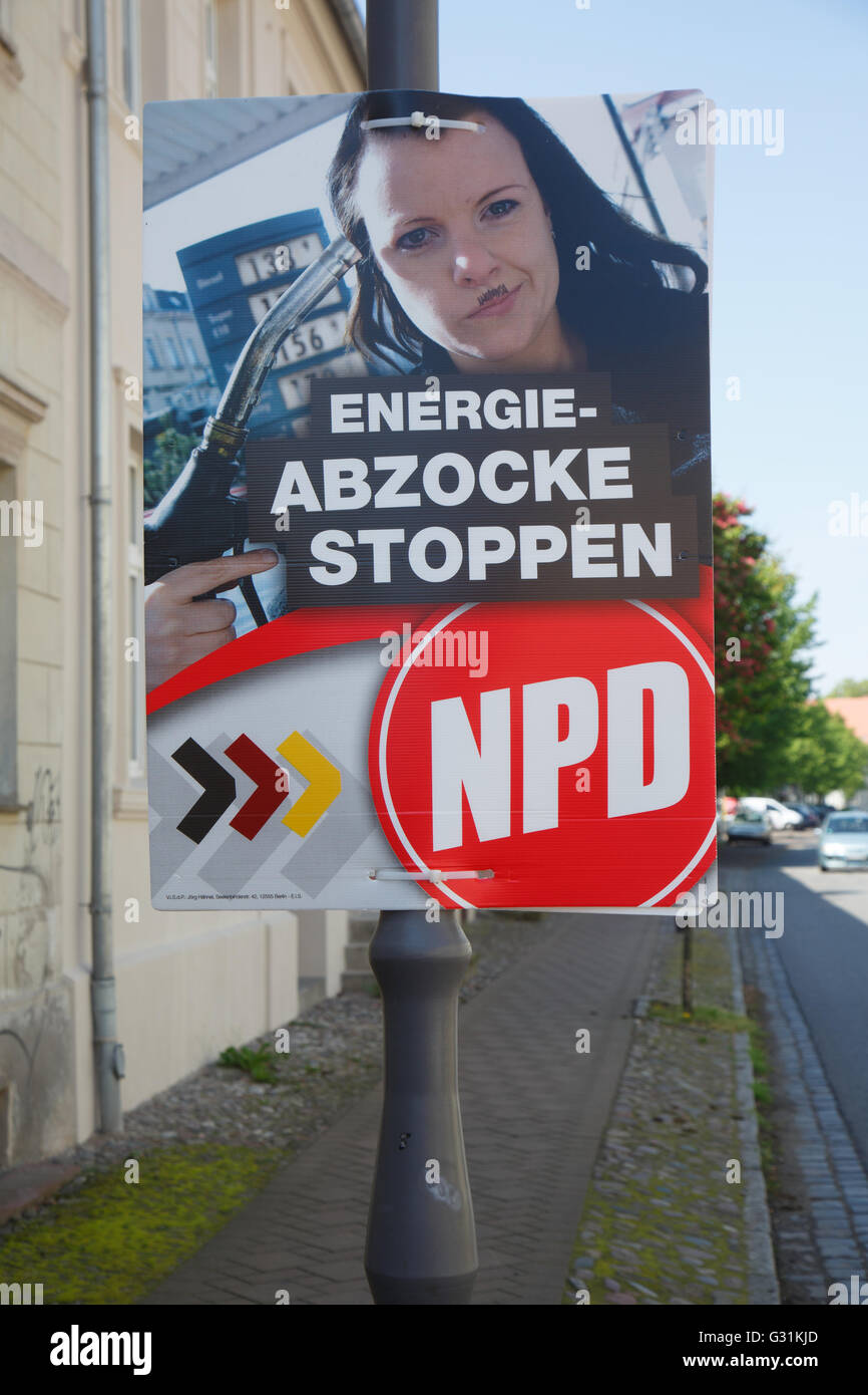 Kremmen, Deutschland, NPD-Plakat Stockfotografie - Alamy