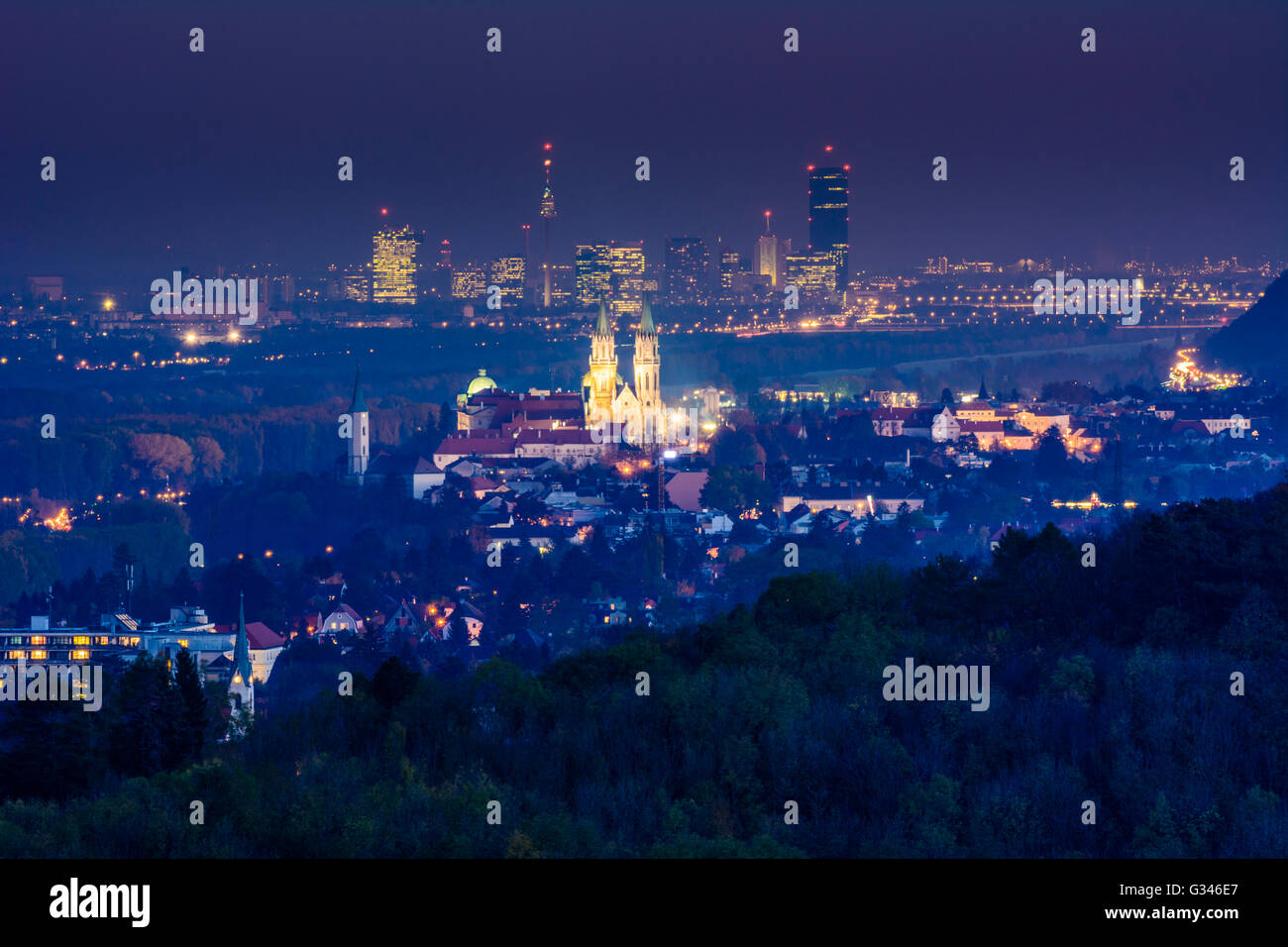 Kloster klosterneuburg und wien zum izd turm -Fotos und -Bildmaterial ...