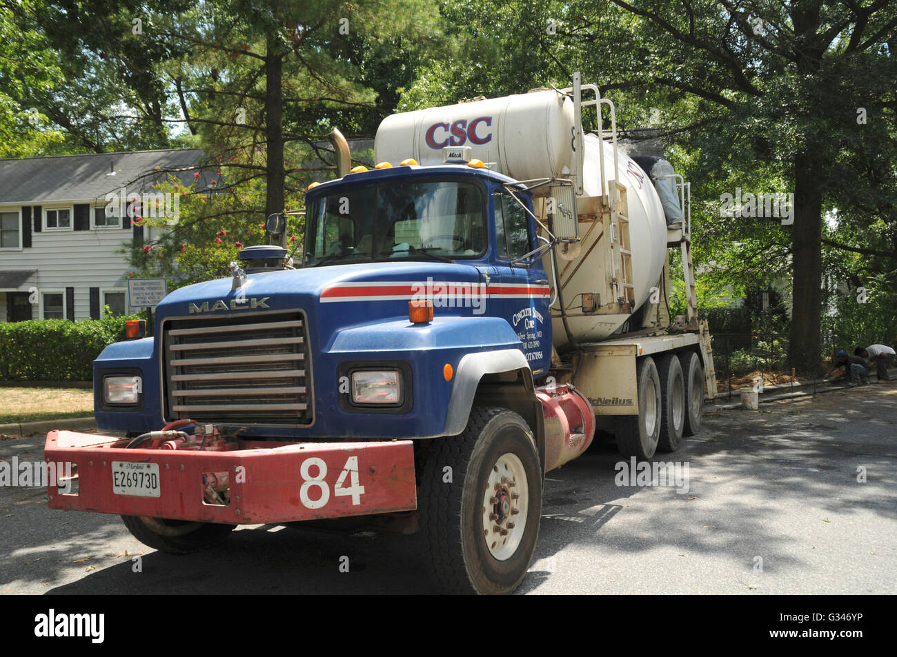 Mischer mit zement -Fotos und -Bildmaterial in hoher Auflösung – Alamy