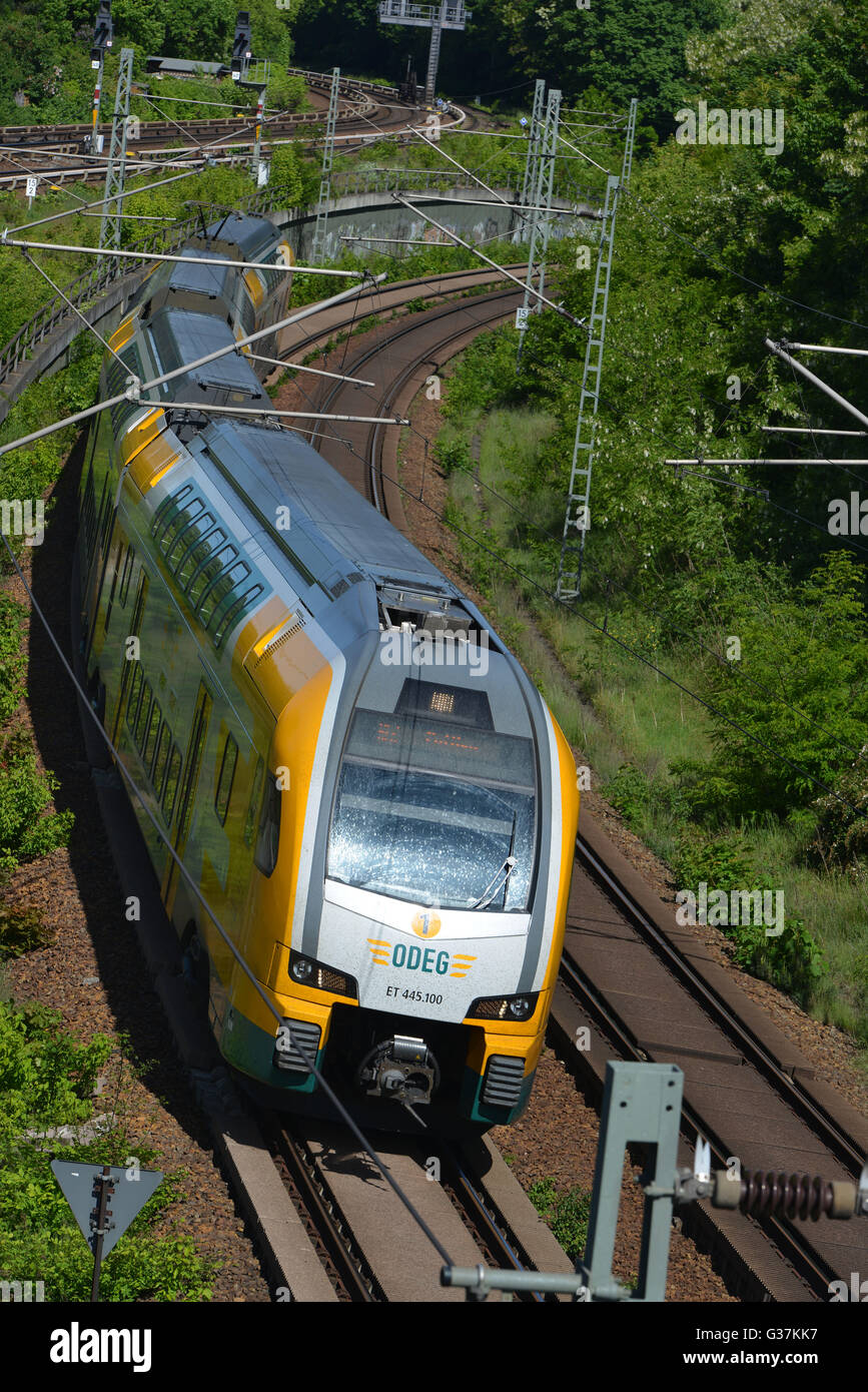 Berlin zug -Fotos und -Bildmaterial in hoher Auflösung – Alamy