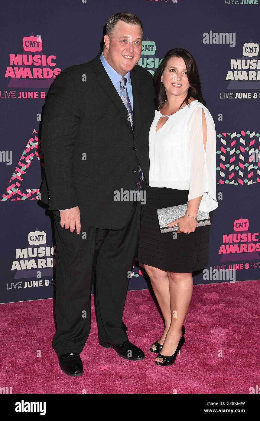 Billy gardell and patty gardell -Fotos und -Bildmaterial in hoher ...
