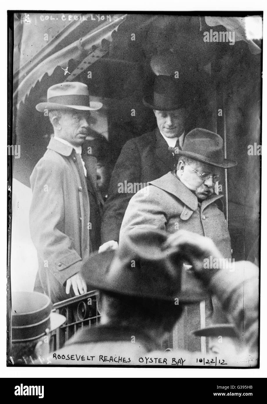 Präsident Teddy Roosevelt aussteigen ein Zug in Oyster Bay, Versuch ...