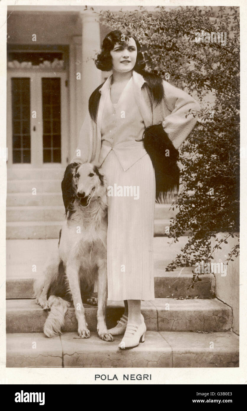 Polnische schauspielerin pola negri -Fotos und -Bildmaterial in hoher ...