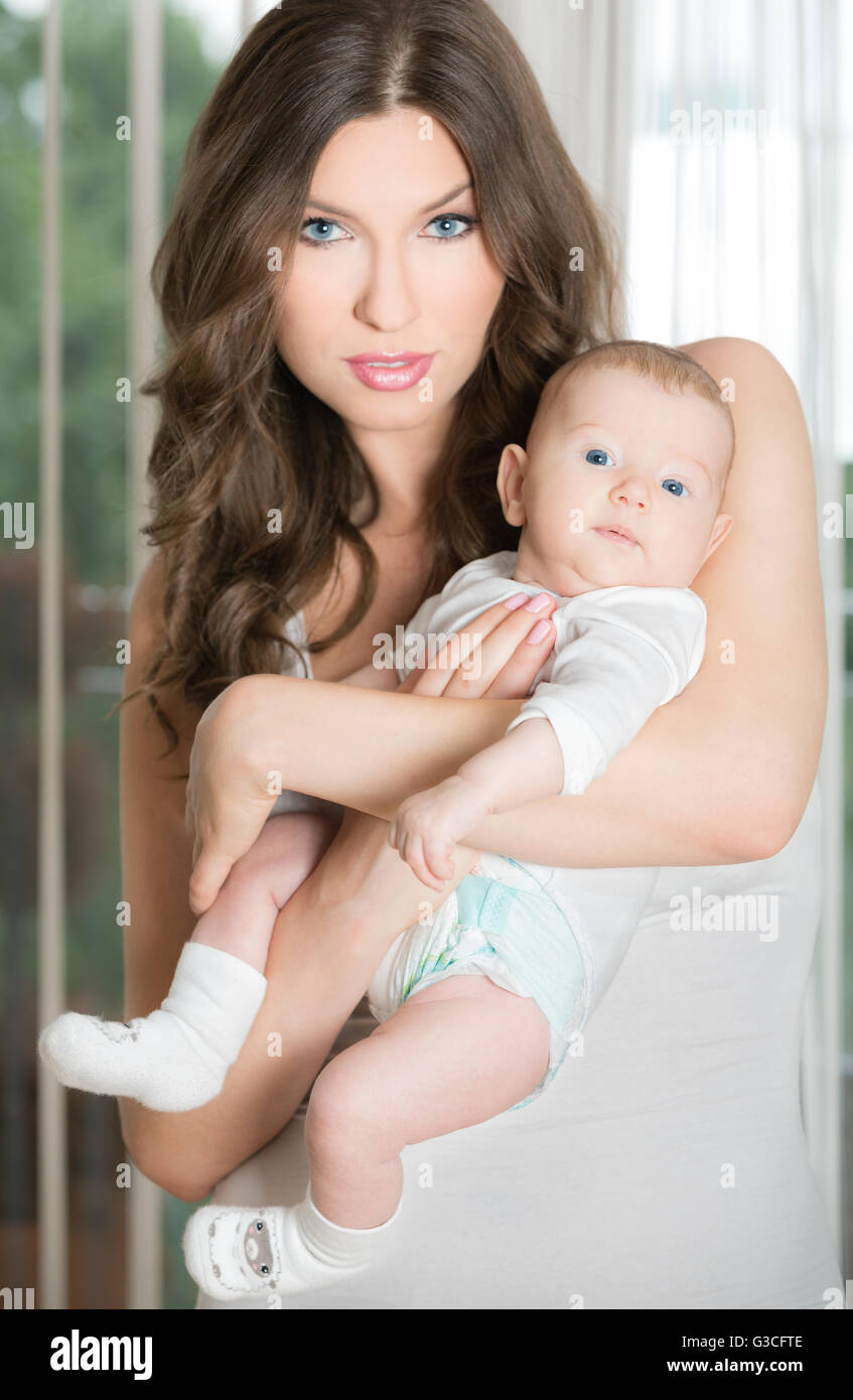 La madre guapa Stockfotos und -bilder Kaufen - Alamy