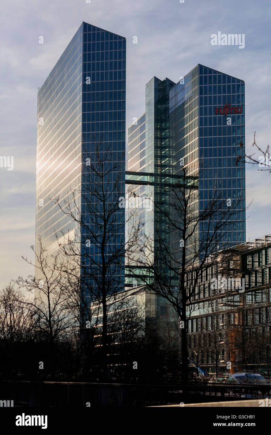 Facade of highlight towers -Fotos und -Bildmaterial in hoher Auflösung ...