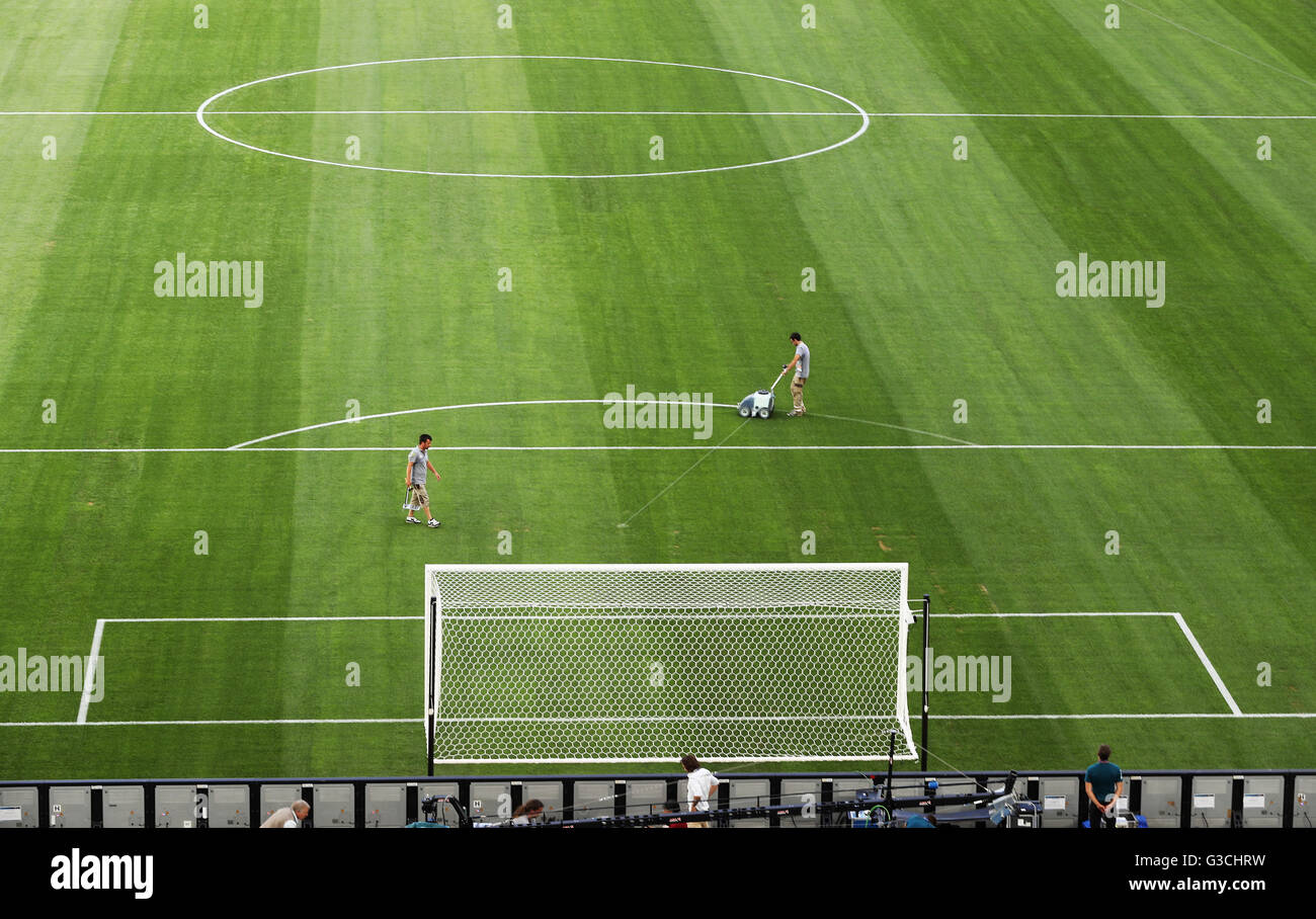 Linien auf dem spielfeld -Fotos und -Bildmaterial in hoher Auflösung ...