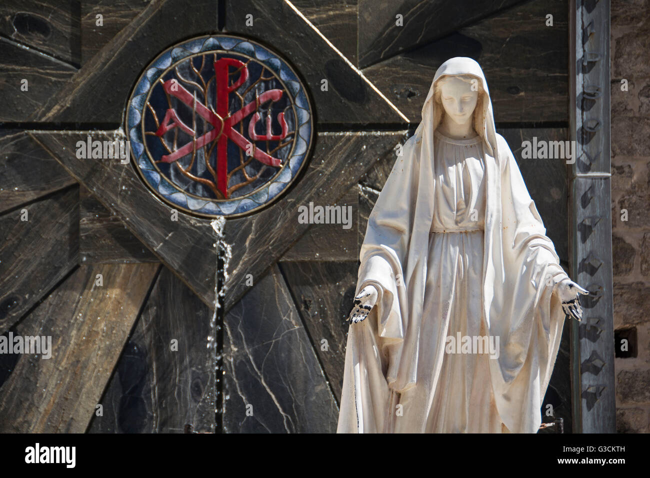 Statue virgin mary church israel -Fotos und -Bildmaterial in hoher ...