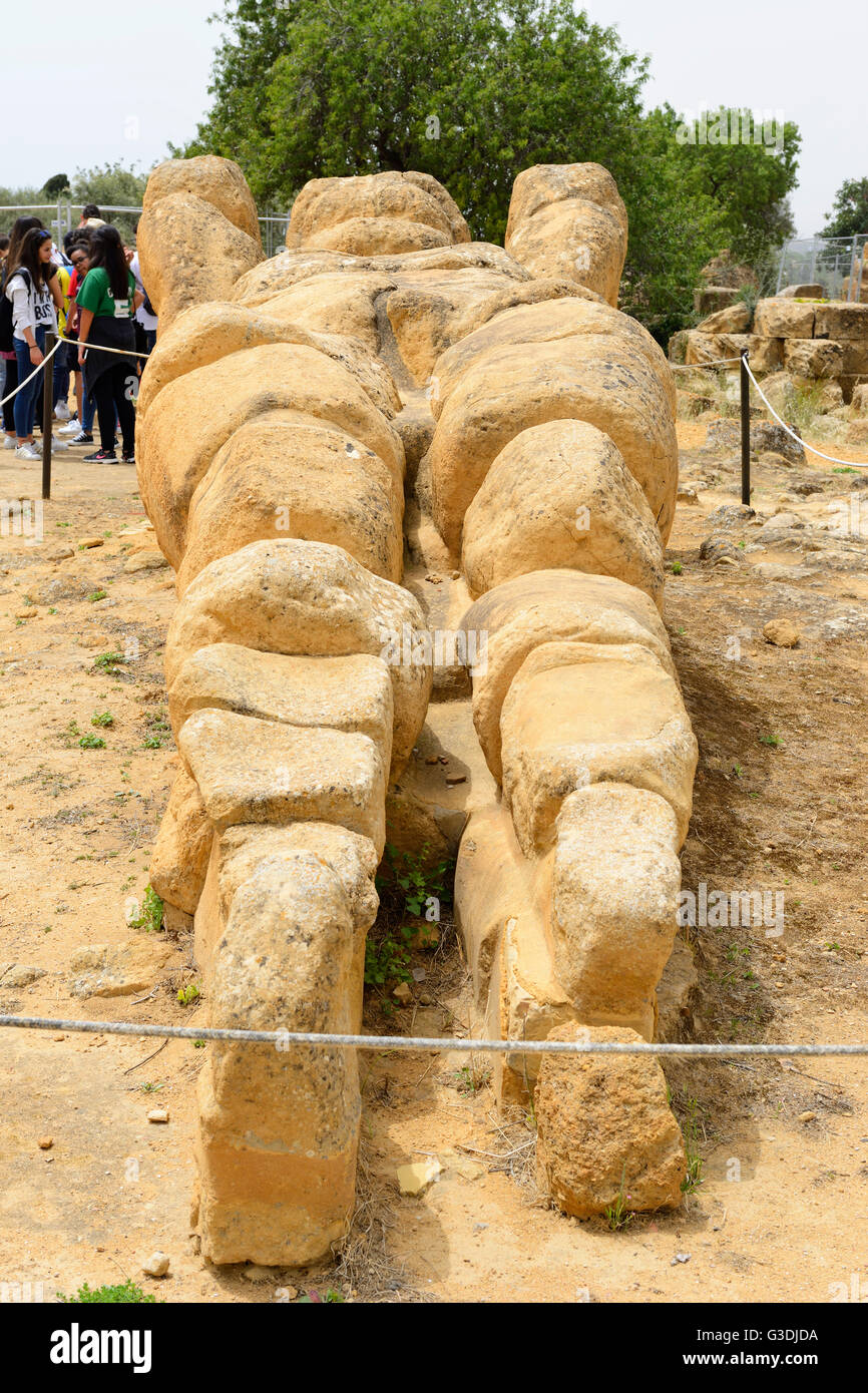 Telamon statue -Fotos und -Bildmaterial in hoher Auflösung – Alamy