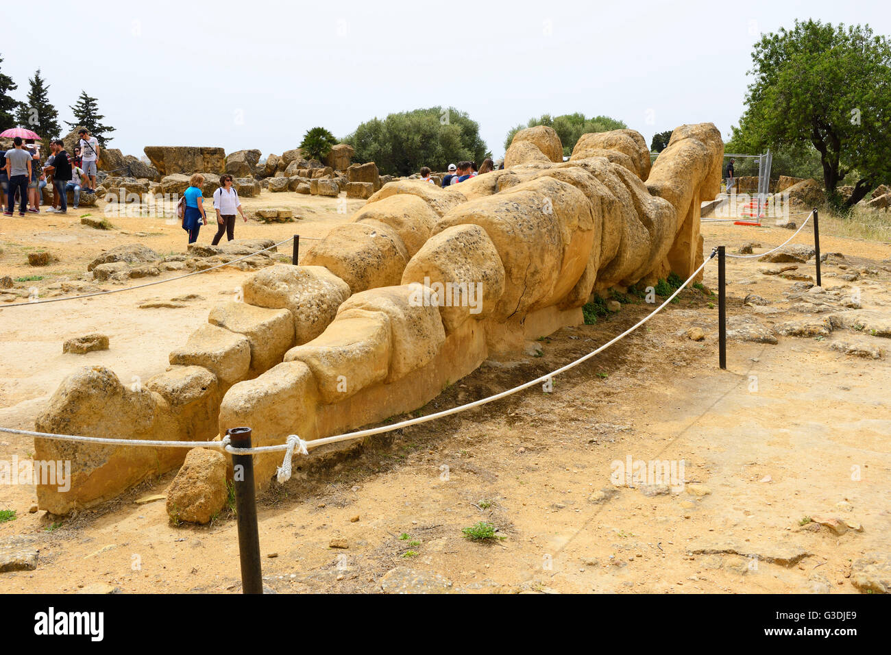 Telamon statue -Fotos und -Bildmaterial in hoher Auflösung – Alamy