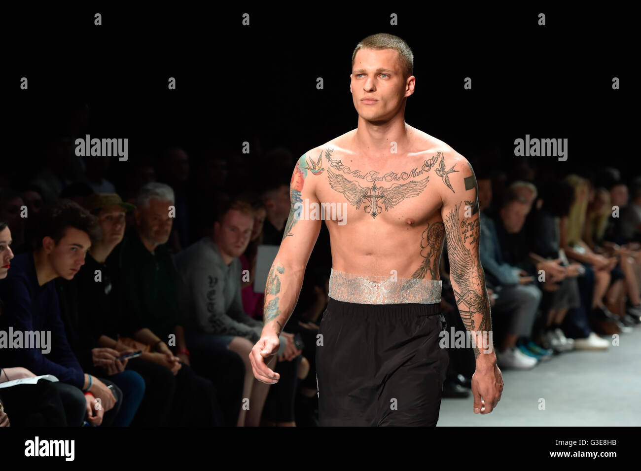 Models auf dem Laufsteg bei Astrid Andersen, London Sammlungen Männer ...