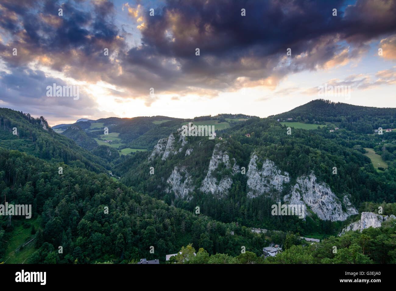 Schloss klamm -Fotos und -Bildmaterial in hoher Auflösung – Alamy