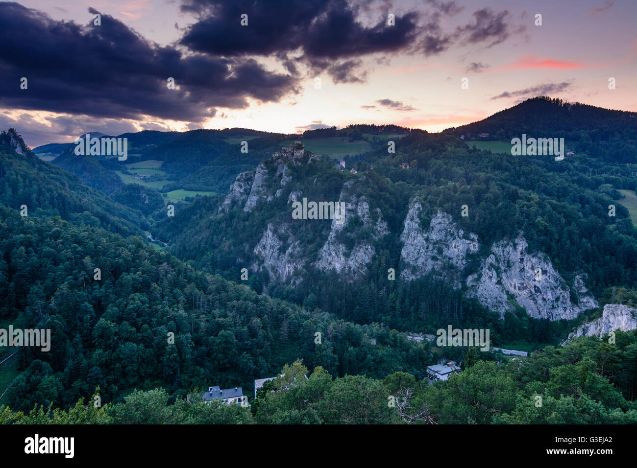Schloss klamm -Fotos und -Bildmaterial in hoher Auflösung – Alamy