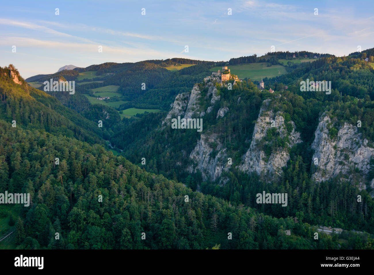 Schloss klamm -Fotos und -Bildmaterial in hoher Auflösung – Alamy