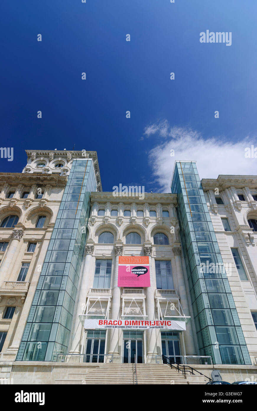 Parliament palace with the national museum of contemporary art -Fotos ...