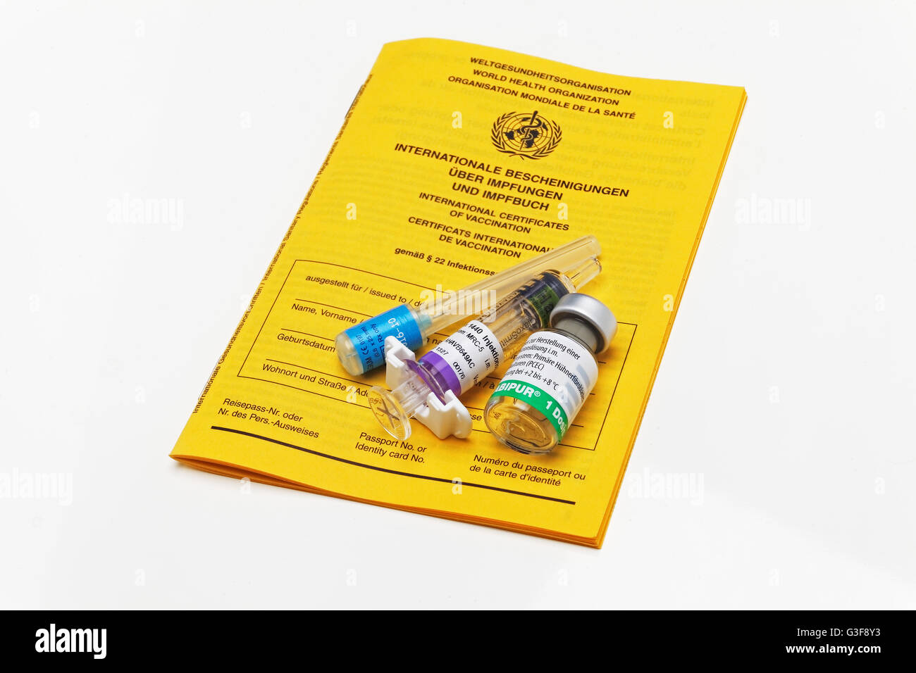 Vaccination certificates -Fotos und -Bildmaterial in hoher Auflösung ...