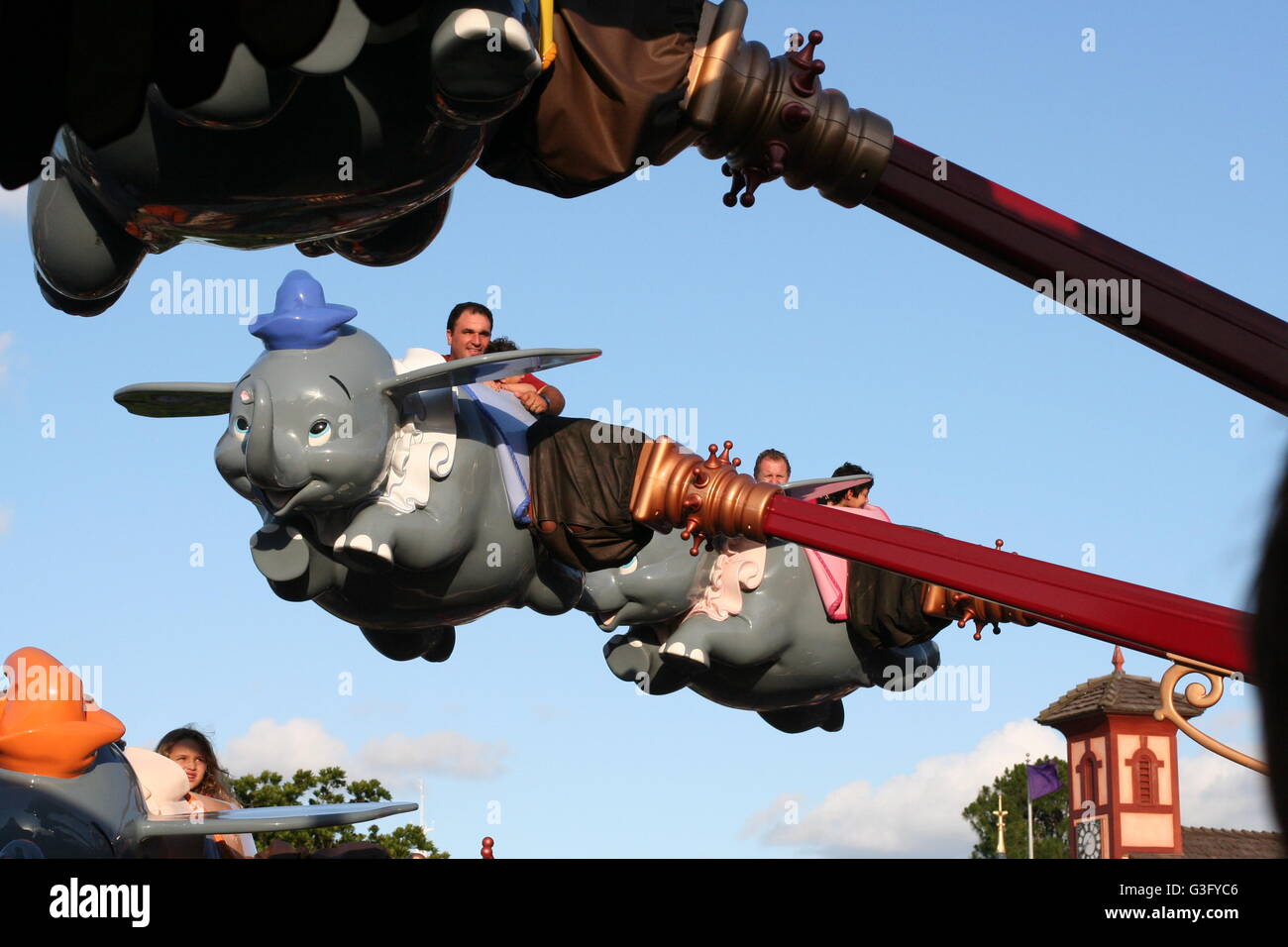 Flying Dumbo Attraktion in Disneyworld Orlando Florida, Dumbo Anziehung ...