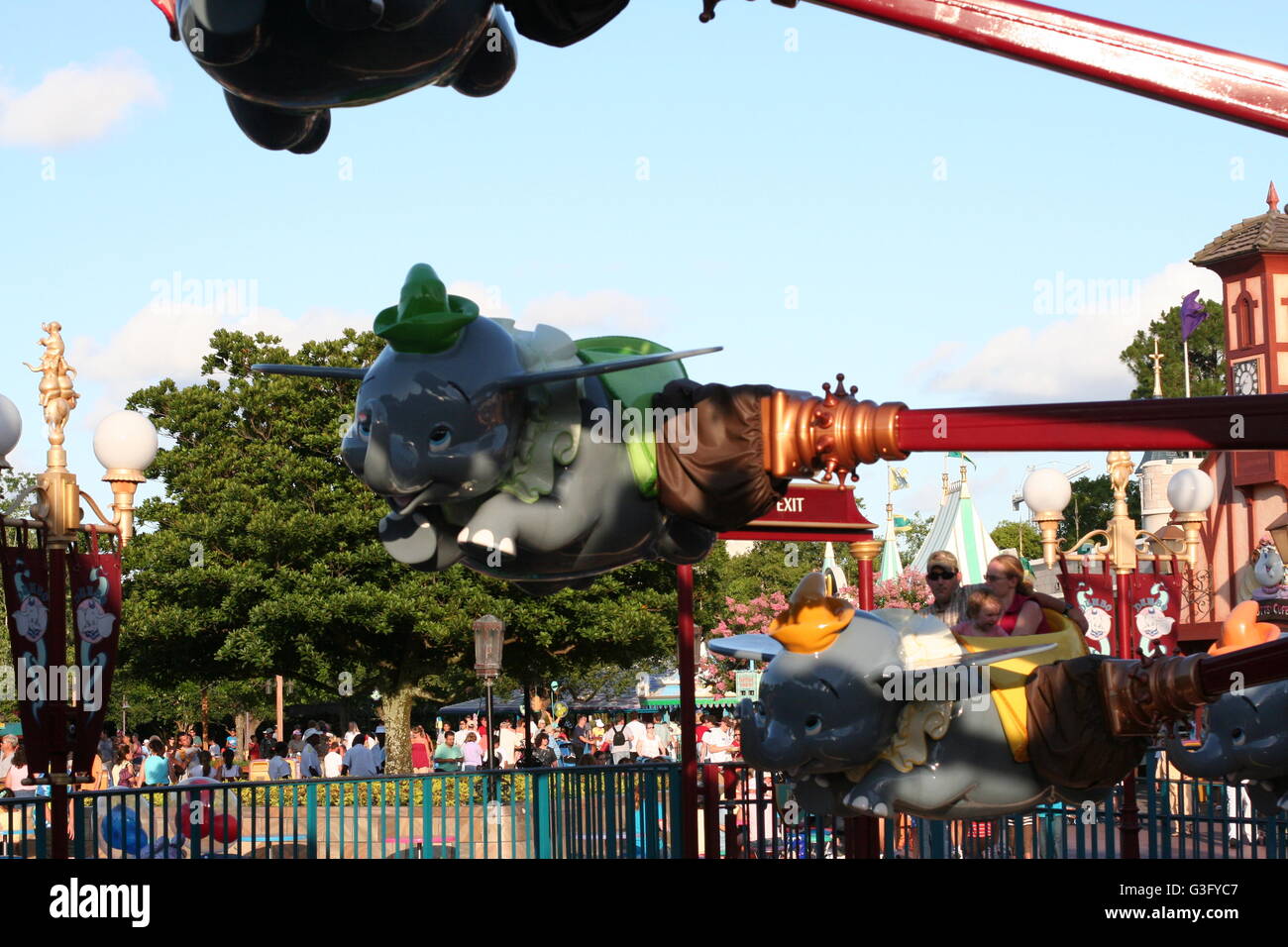 Flying Dumbo Attraktion in Disneyworld Orlando Florida, Dumbo Anziehung ...