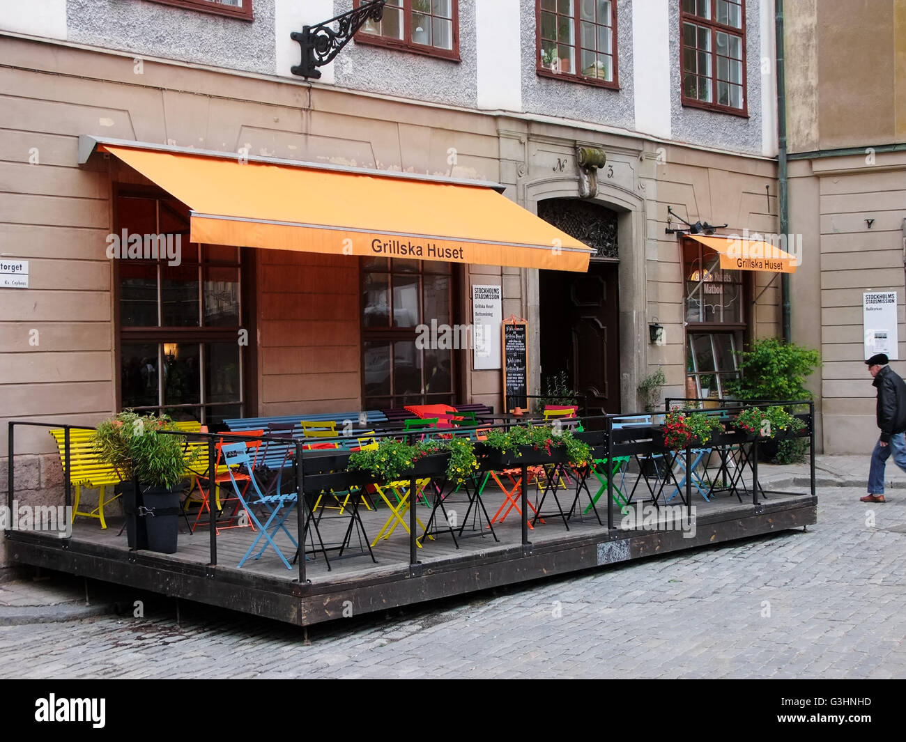 Grillska Huset, einem schwedischen Restaurant mit Bürgersteig Terrasse ...