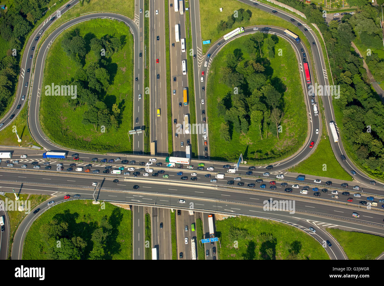Autobahnkrüez duisburg am ruhrdeich -Fotos und -Bildmaterial in hoher ...