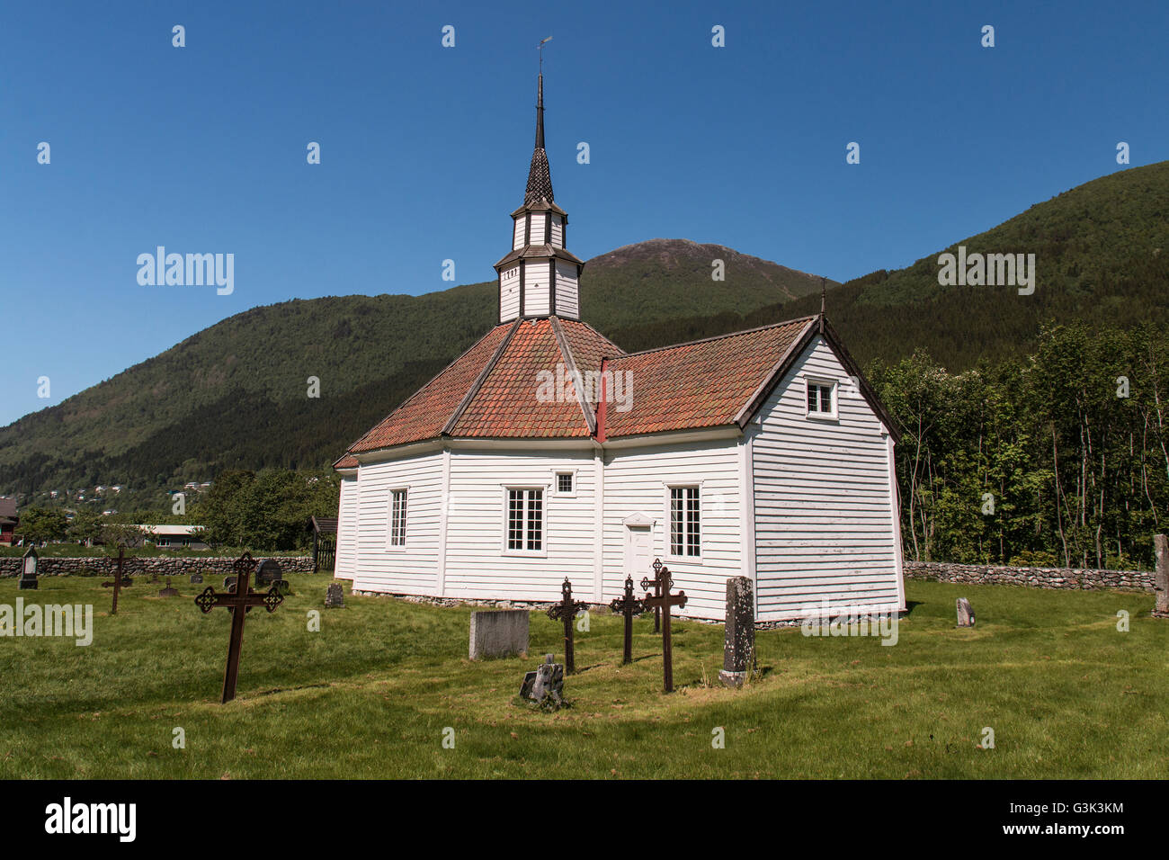 Old stordal church -Fotos und -Bildmaterial in hoher Auflösung – Alamy