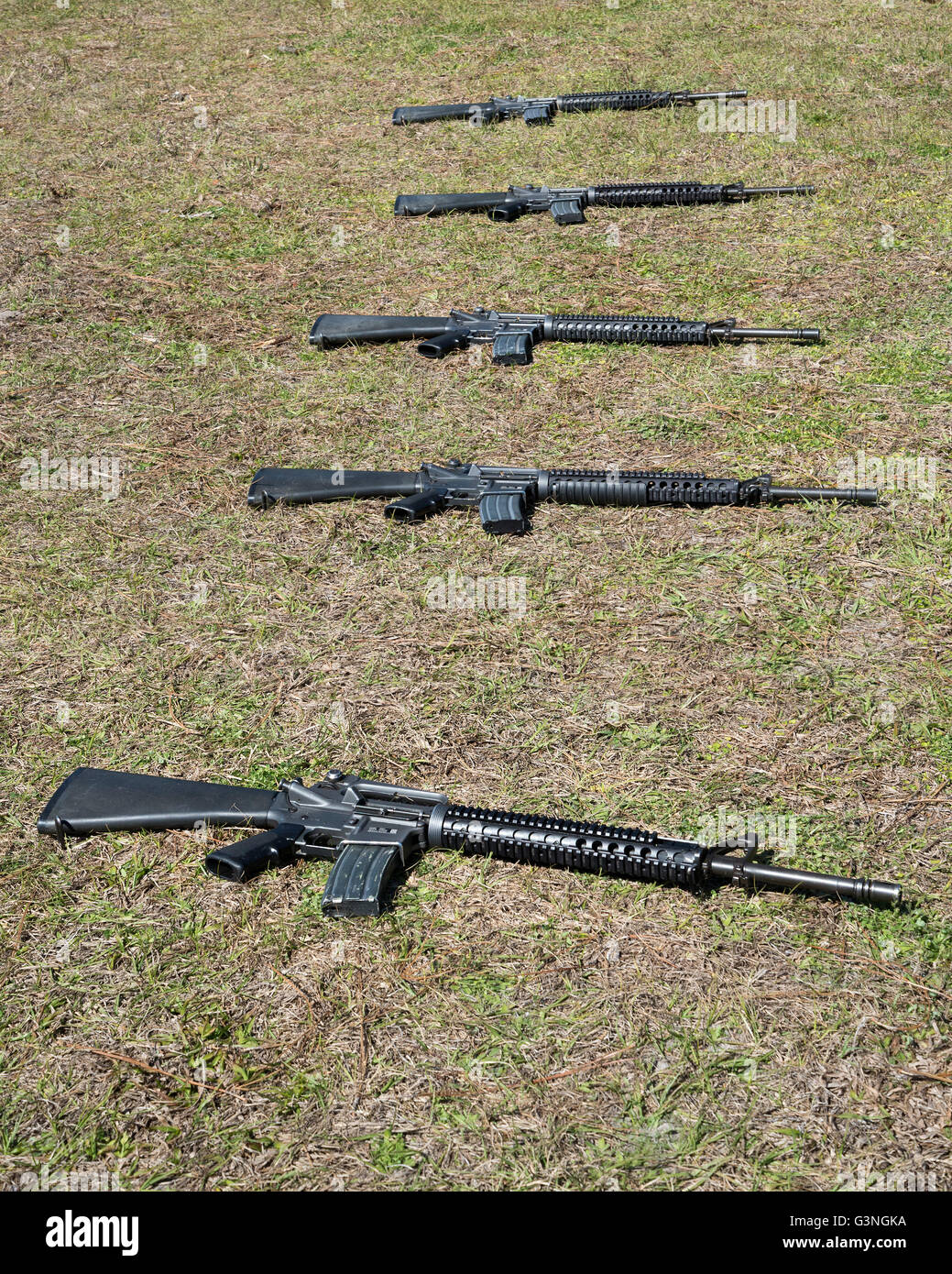 Automatische schusswaffe -Fotos und -Bildmaterial in hoher Auflösung ...