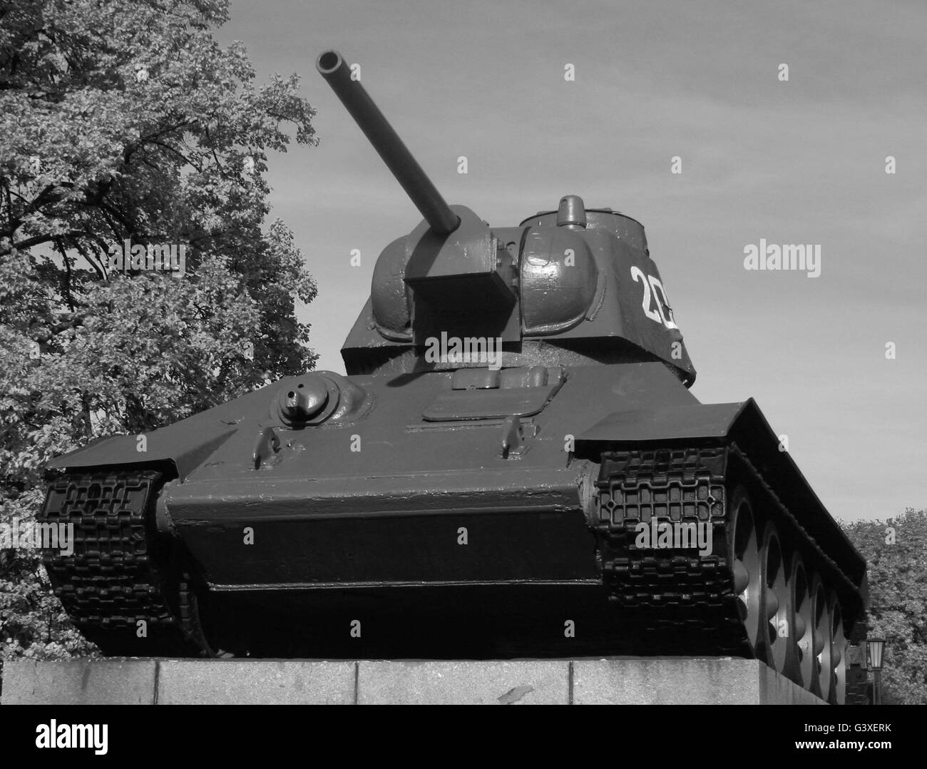 T34 sowjetischer panzer Schwarzweiß-Stockfotos und -bilder - Alamy