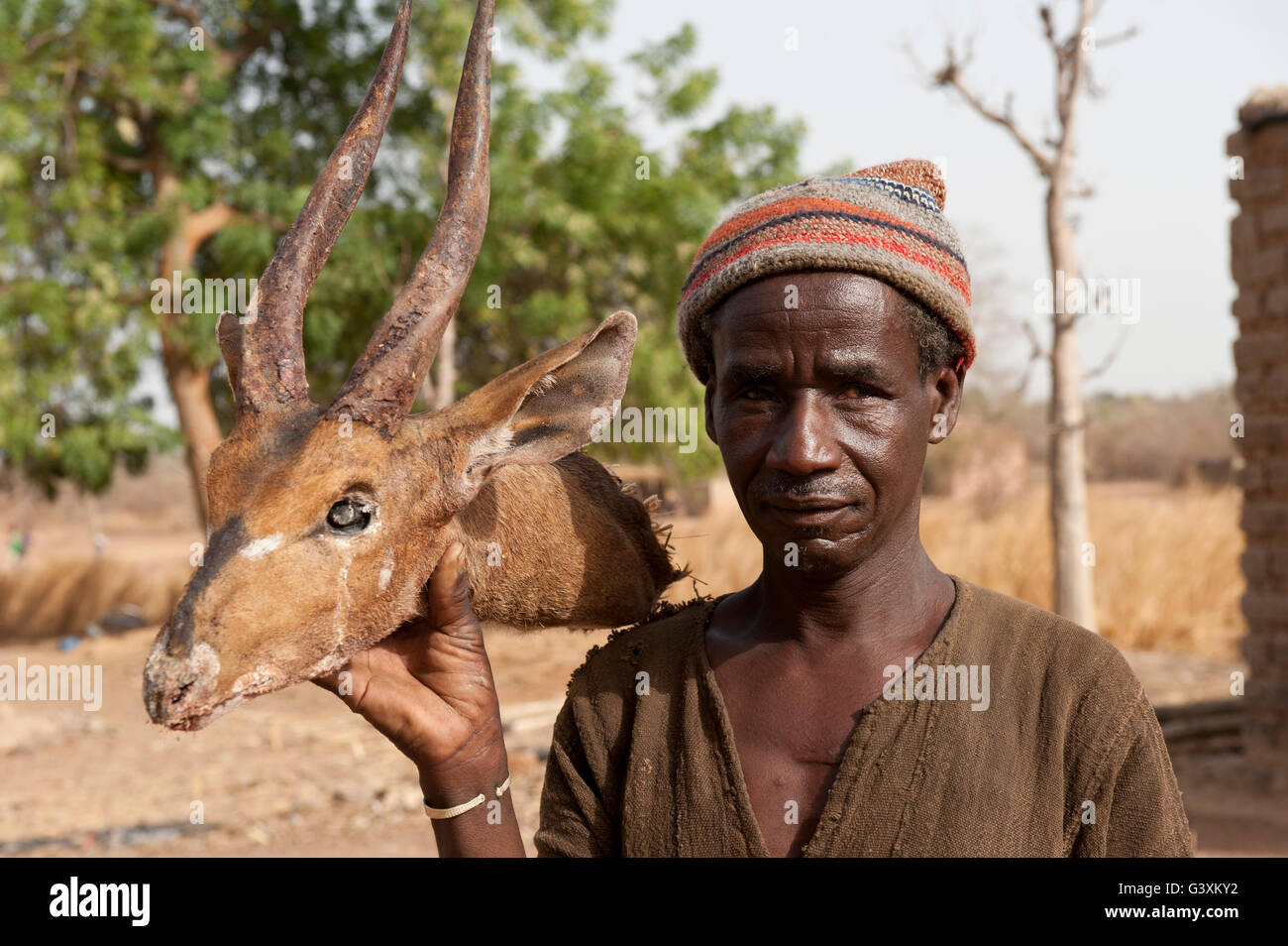 Mali hunter -Fotos und -Bildmaterial in hoher Auflösung – Alamy