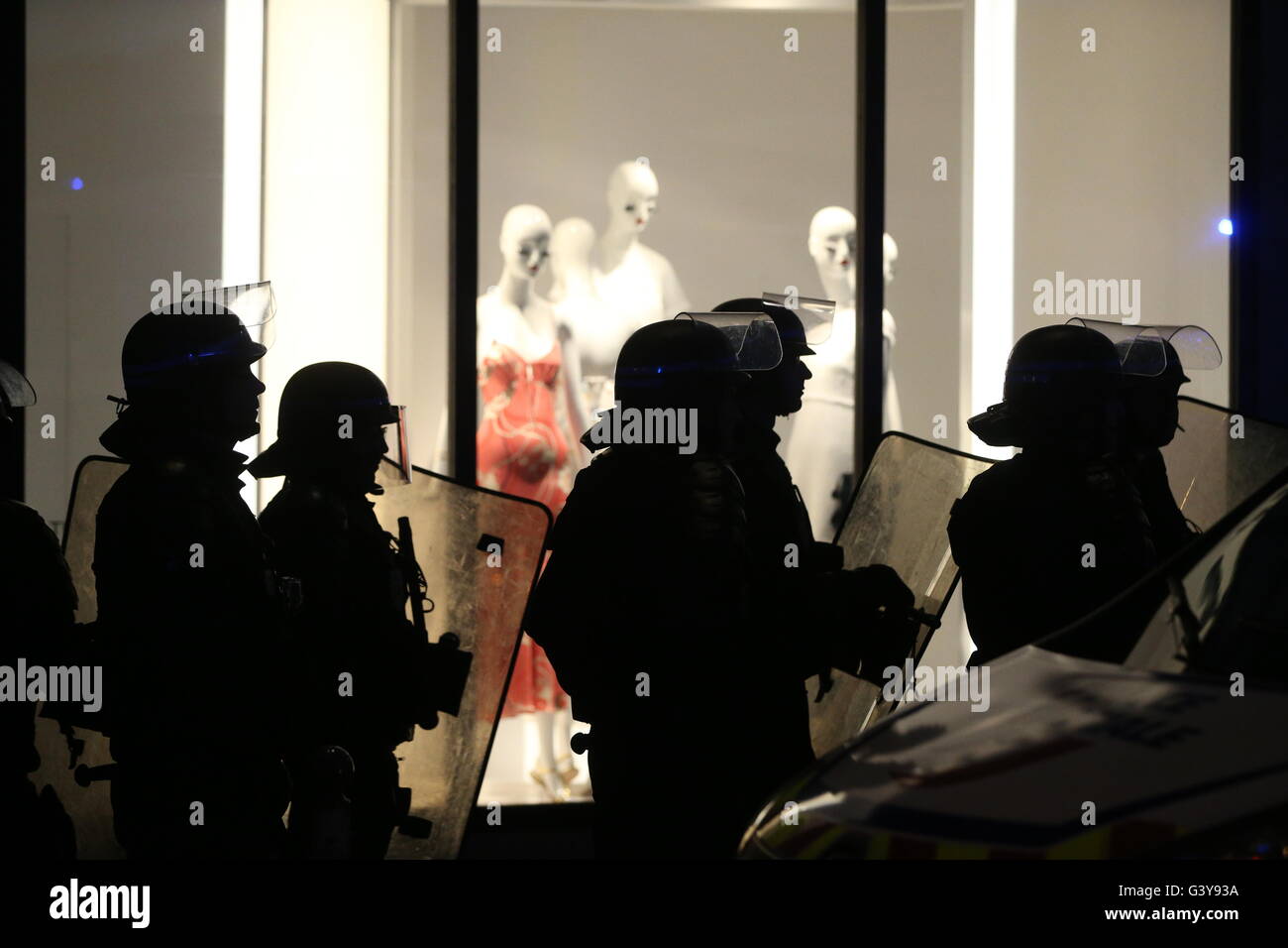 Riot Polizei im Stadtzentrum von Lille, Frankreich, wie frische ...