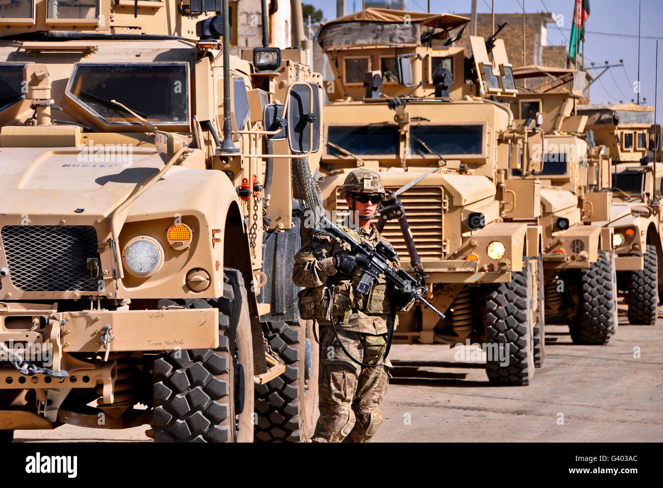 Nato military vehicles in army -Fotos und -Bildmaterial in hoher ...