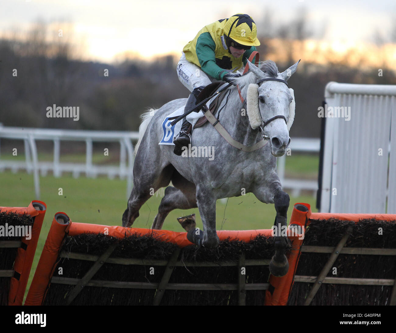 Geritten von dominic elsworth -Fotos und -Bildmaterial in hoher ...