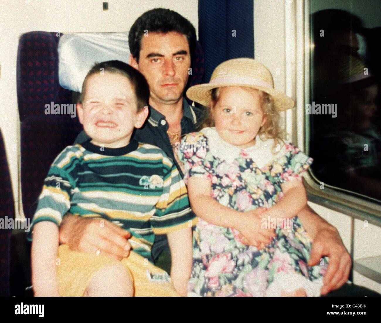 With her children charles -Fotos und -Bildmaterial in hoher Auflösung ...