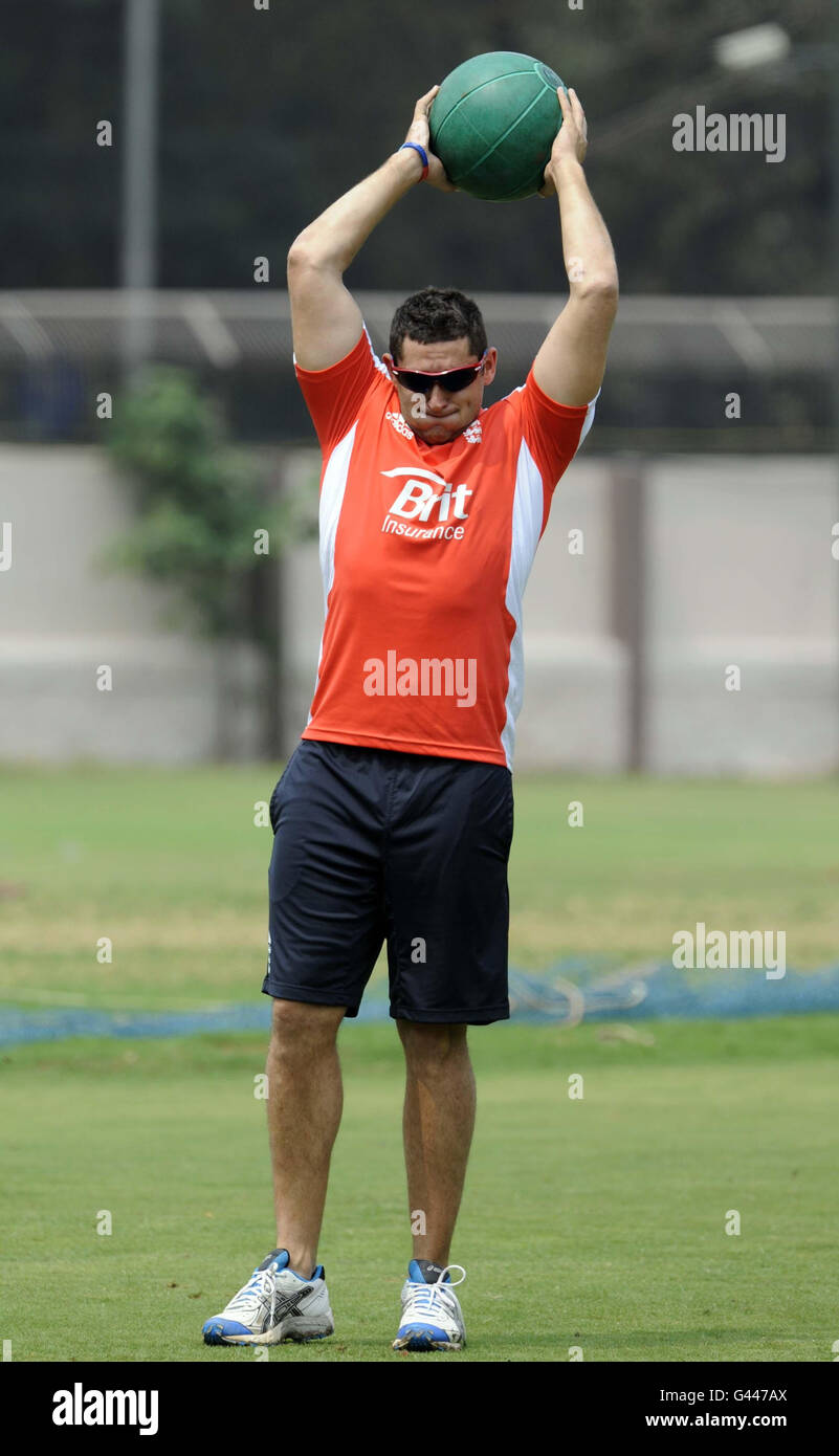 Englands tim bresnan netze sitzung chinnaswamy stadium -Fotos und ...