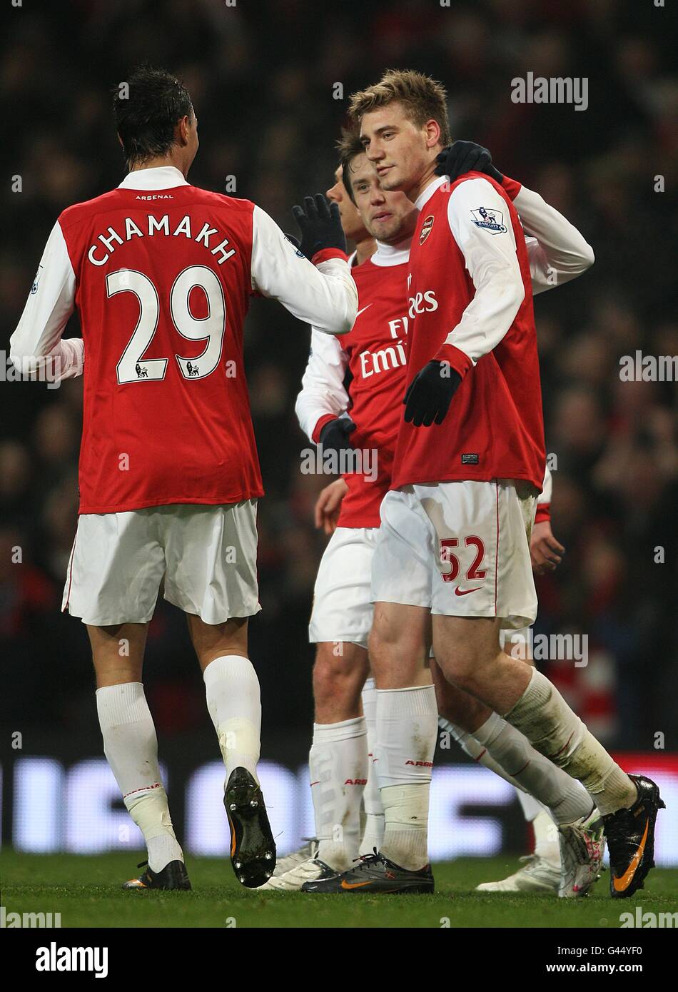 Jubelt mit seiner mannschaft nach dem treffer zum 3 -Fotos und ...