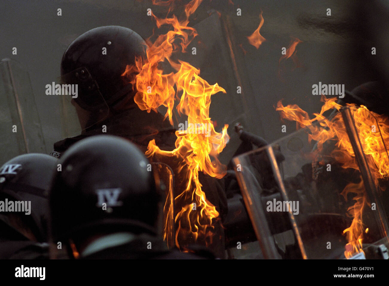 Ormeau road ruc riot gear -Fotos und -Bildmaterial in hoher Auflösung ...