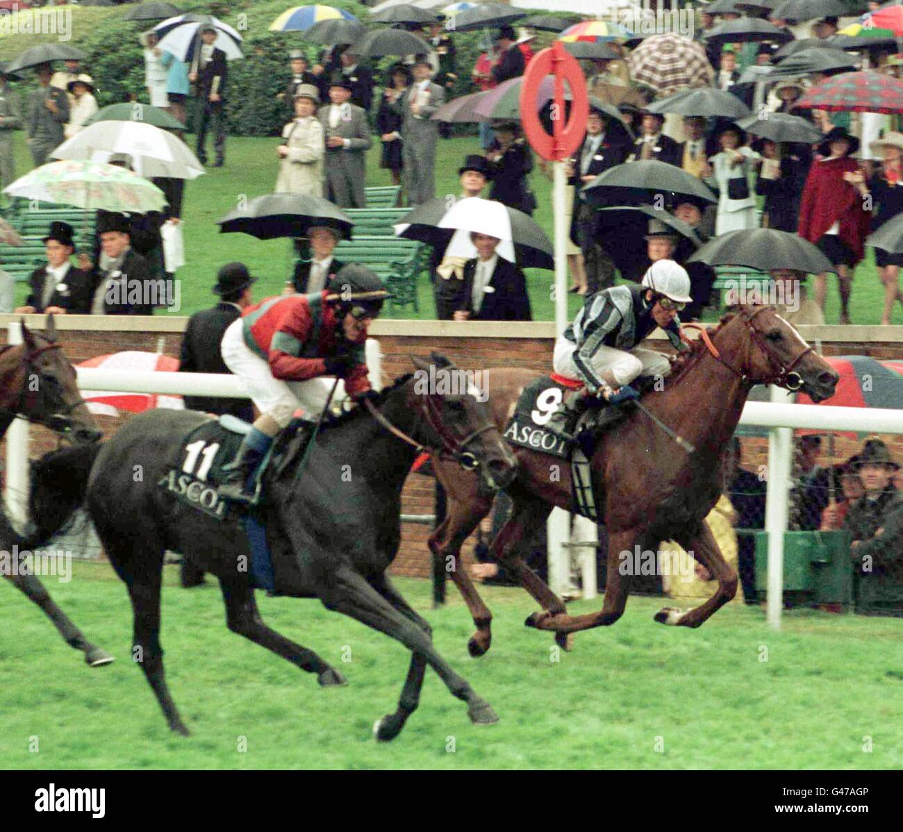 Don't Worry Me (11), Olivier Peslier, gewinnt die King's Stand Stakes ...