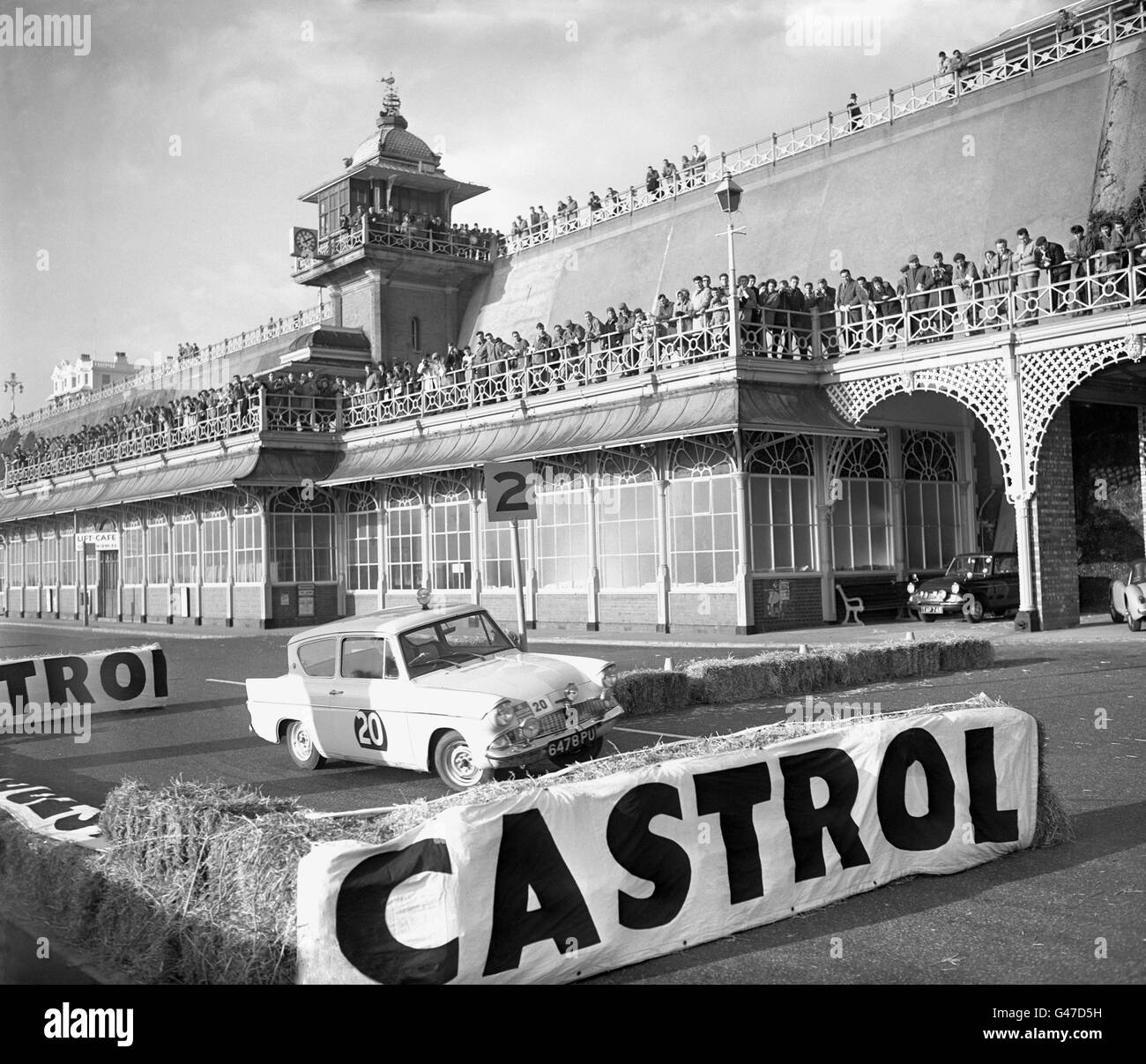 Frau anne hall -Fotos und -Bildmaterial in hoher Auflösung – Alamy
