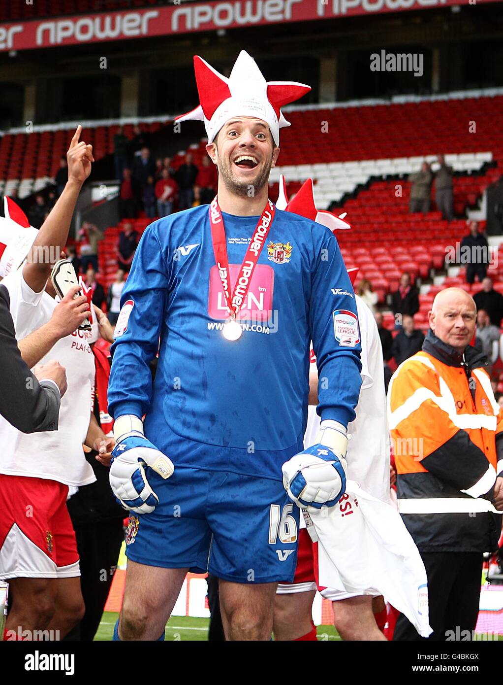 Stevenages chris day mit seiner gewinnermedaille -Fotos und ...