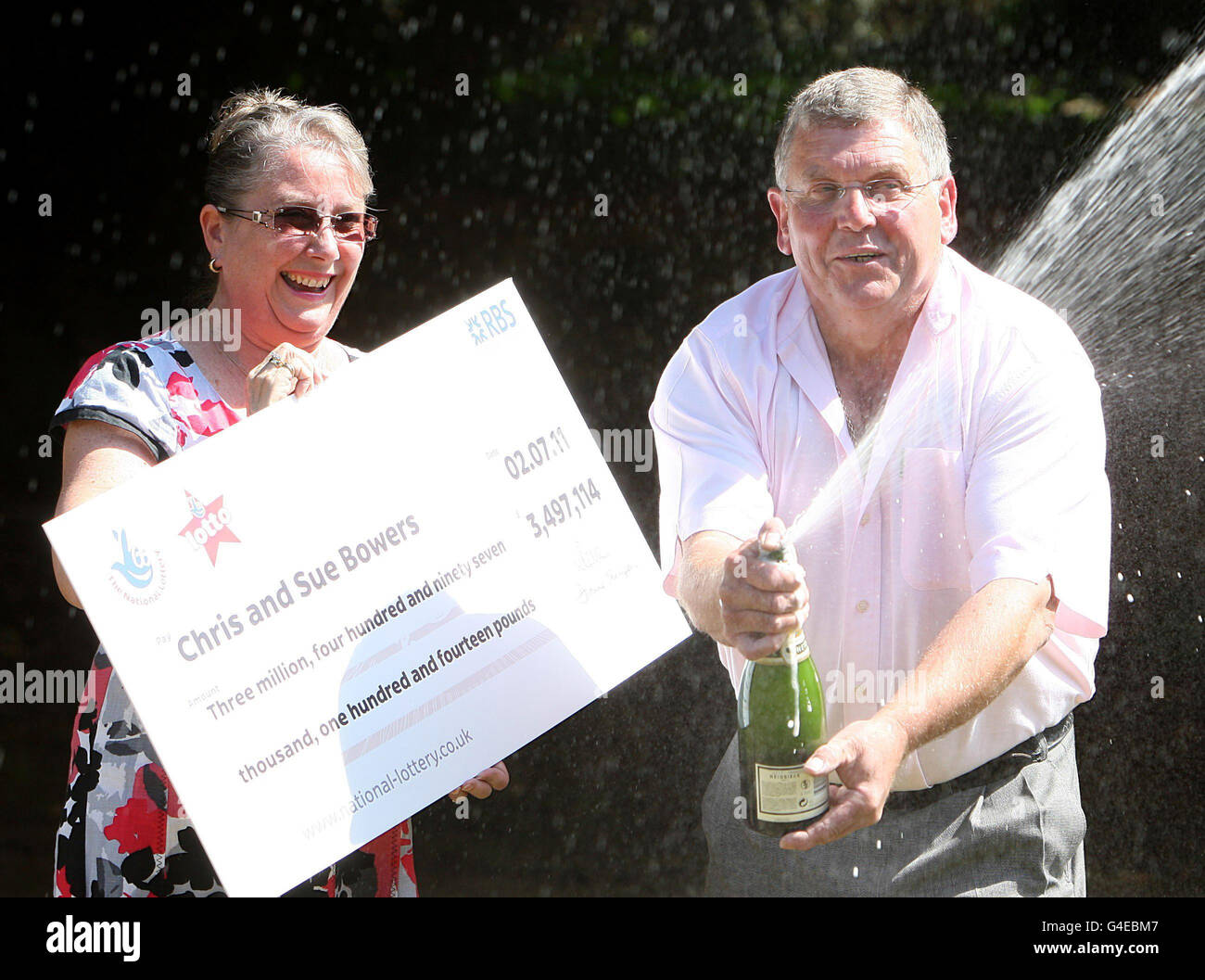 Lotterie gewinner chris bowers -Fotos und -Bildmaterial in hoher ...